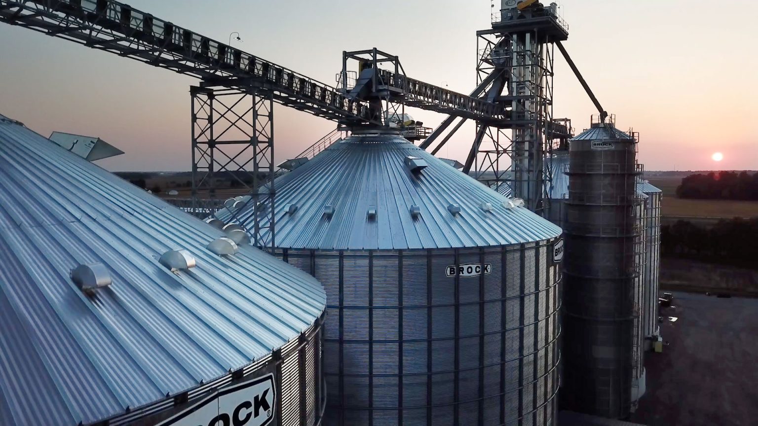 The Dos and Don’ts of Grain Bin Unloading – Part 1 - Brock News